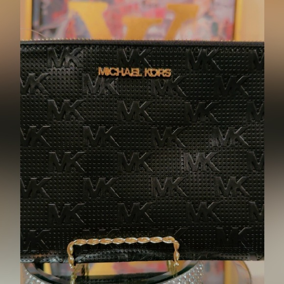 MICHAEL Michael Kors | Bags | Nwt Michael Kors Womens Mk Jet Setlg Zip ...